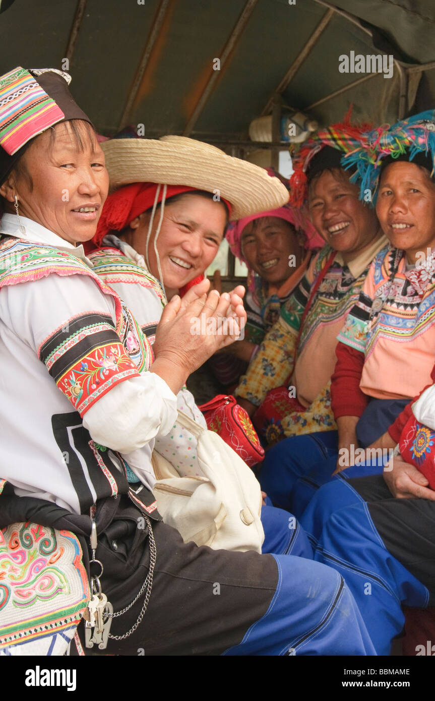 Yi tribe hi-res stock photography and images - Alamy