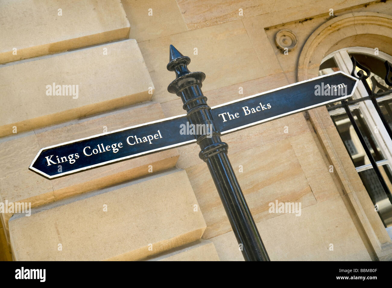 Kings road sign hi-res stock photography and images - Alamy