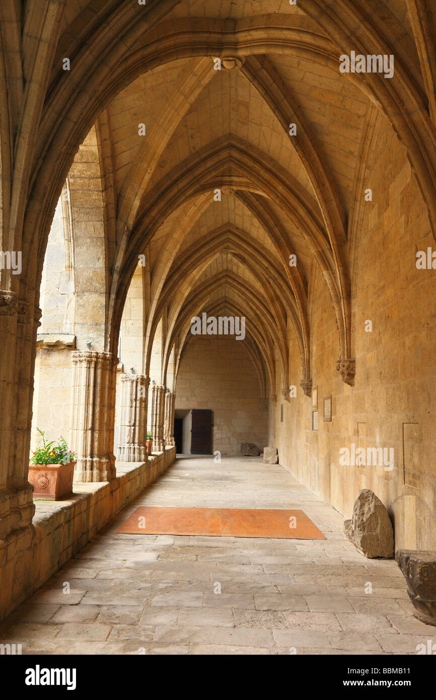 Gothic portico Saint Nazaire Cathedral Beziers Herault Languedoc ...