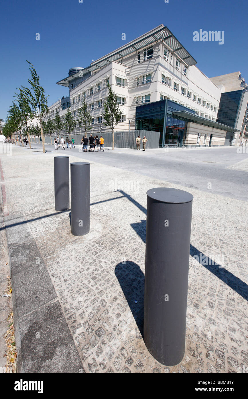 U.s embassy security hi-res stock photography and images - Alamy