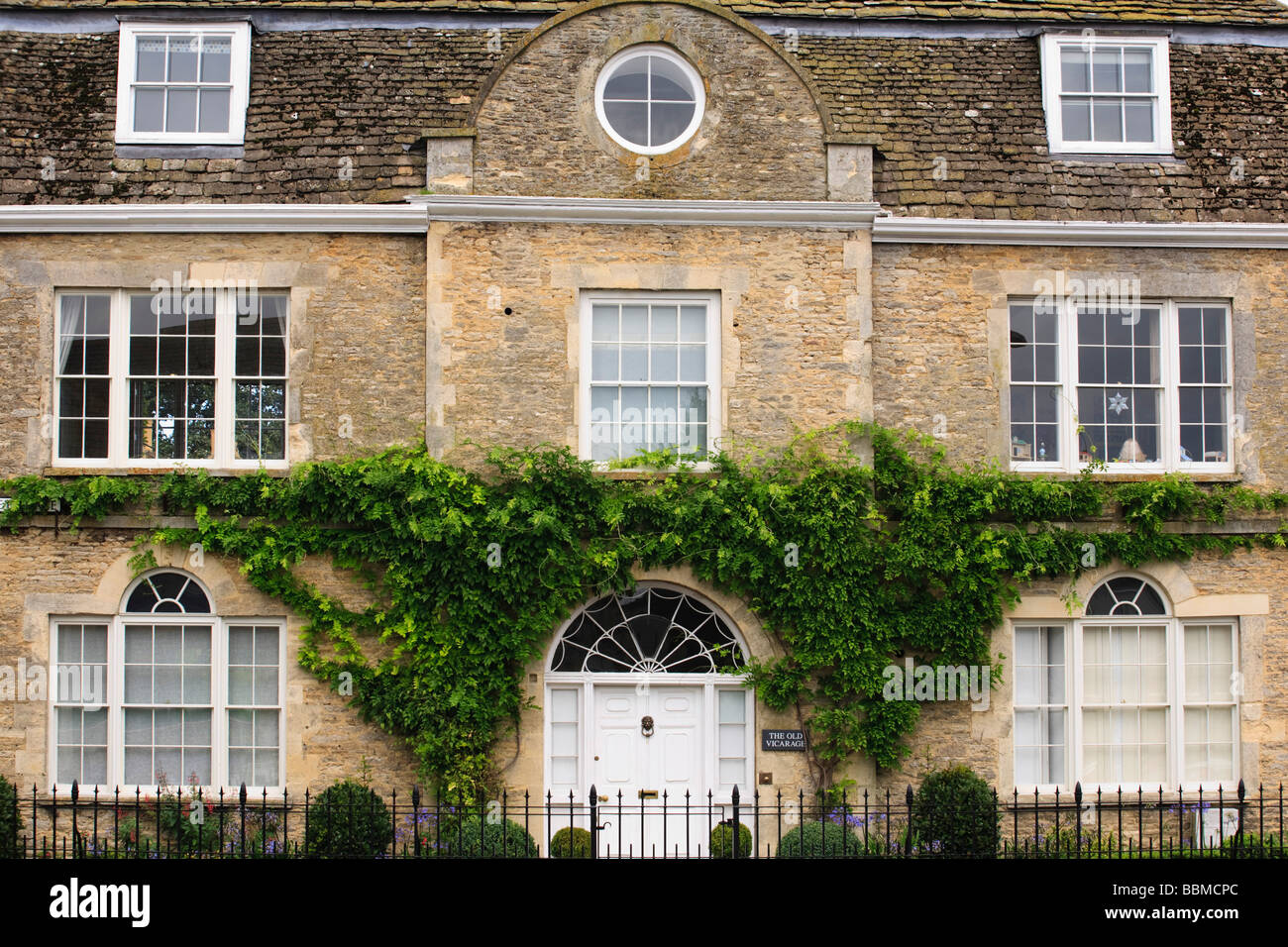 Building on thames hi-res stock photography and images - Alamy