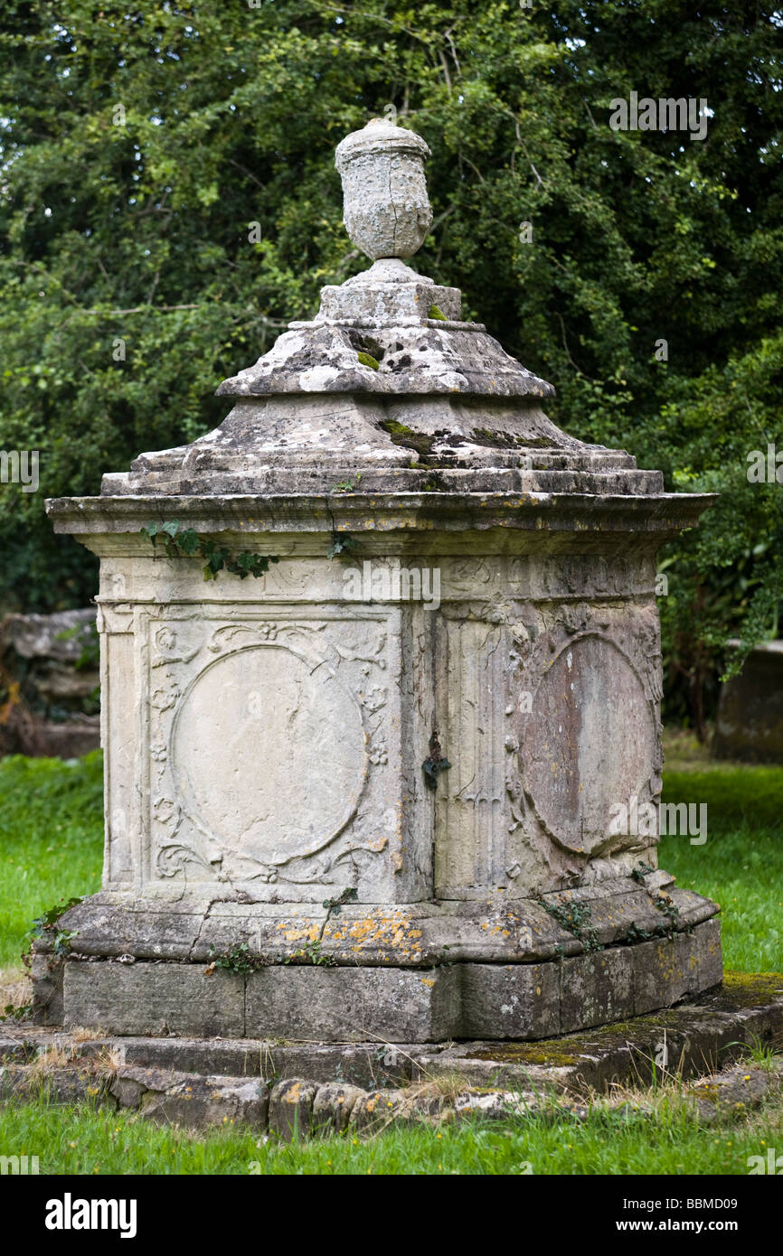 Tombs along Shelleys Walk, Lechlade-on-Thames, Gloucestershire, UK ...