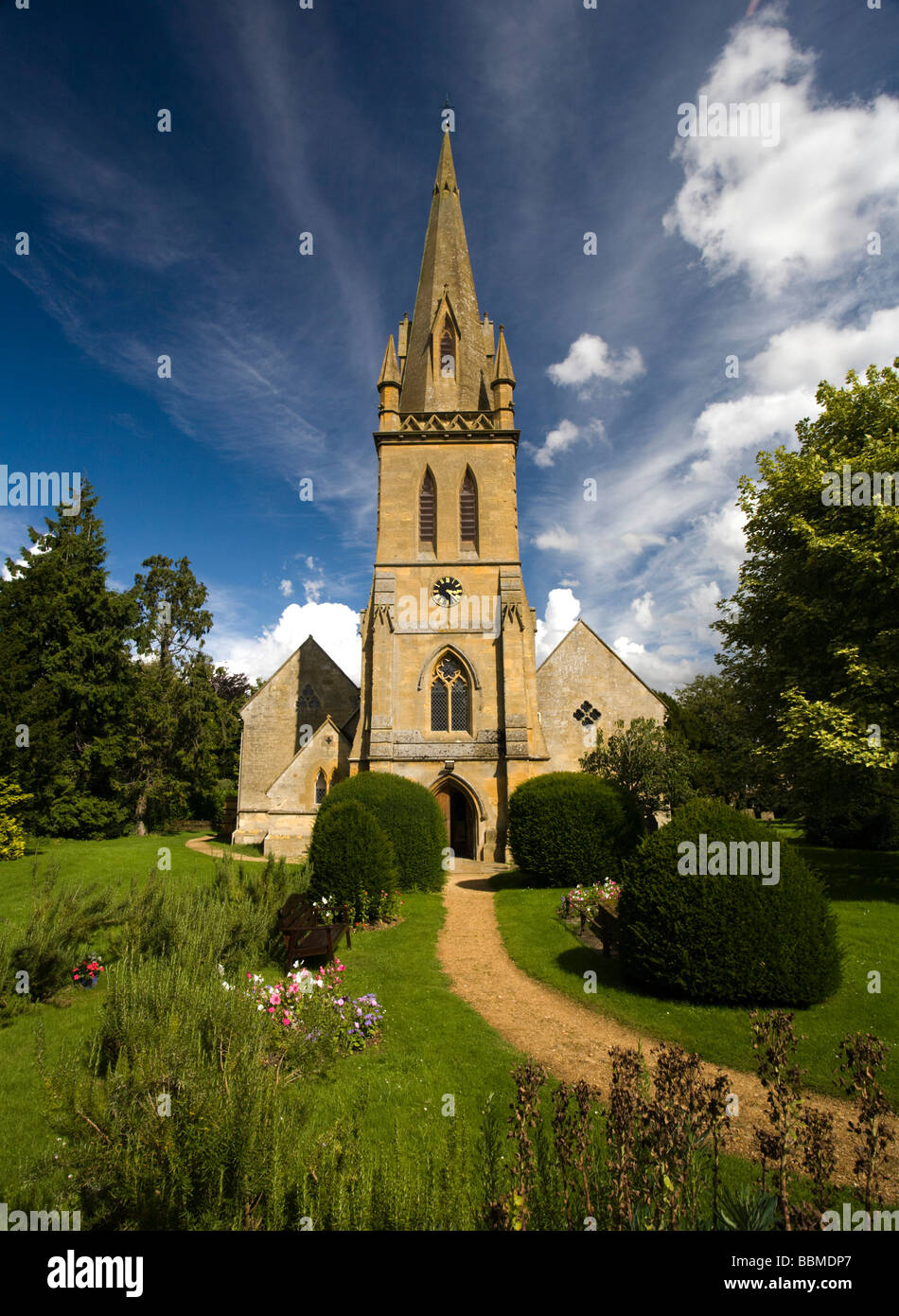 Moreton in marsh town centre cotswold hi-res stock photography and ...