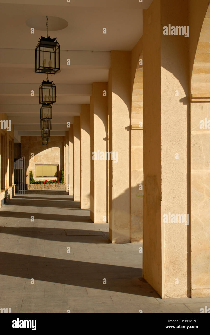 Arcade Pillar Pillars Outdoor High Resolution Stock Photography and ...