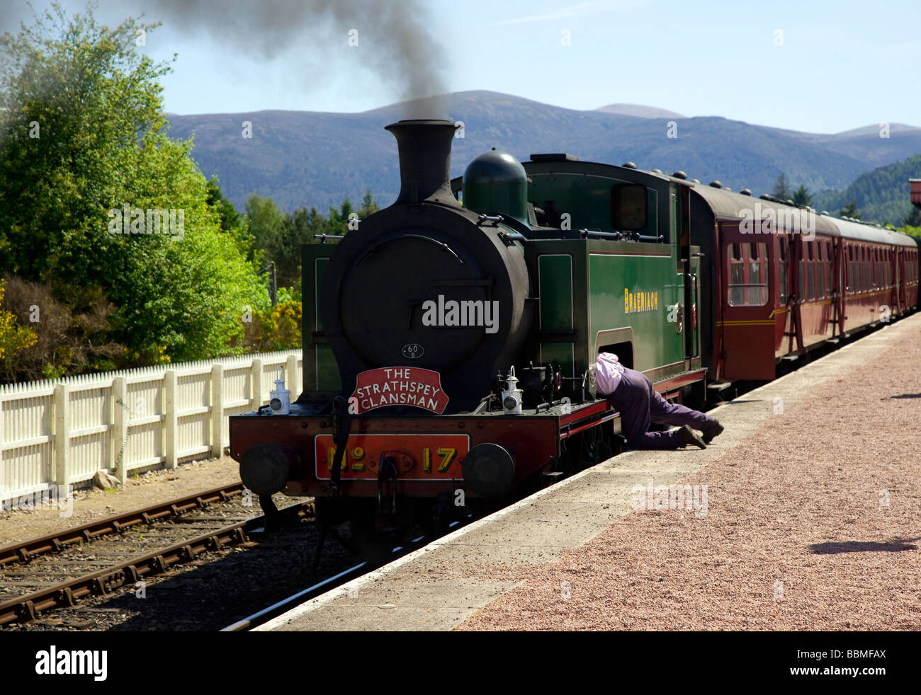 No. 17 The Clansman 'Braeriach' Passenger Train. Strathspey Restored ...