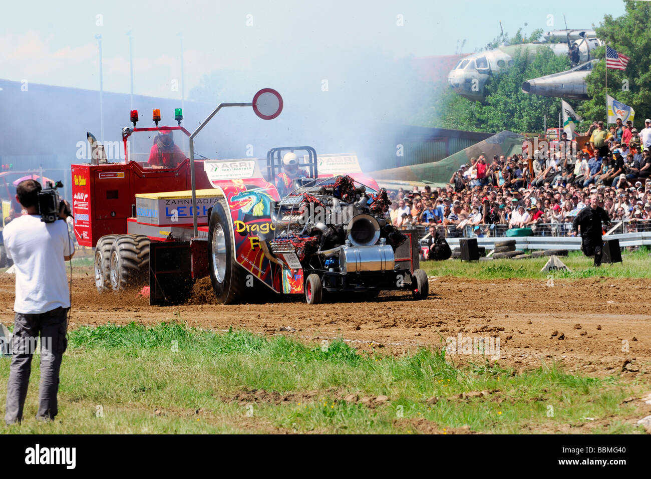Dragon tractor hi-res stock photography and images - Alamy