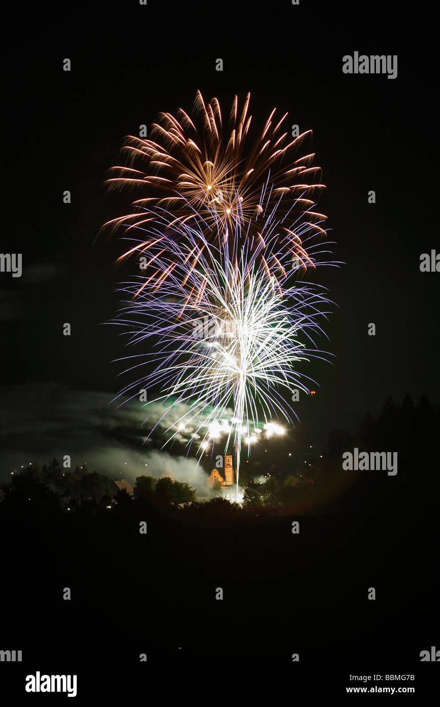 Feuerwerksrakete hi-res stock photography and images - Alamy