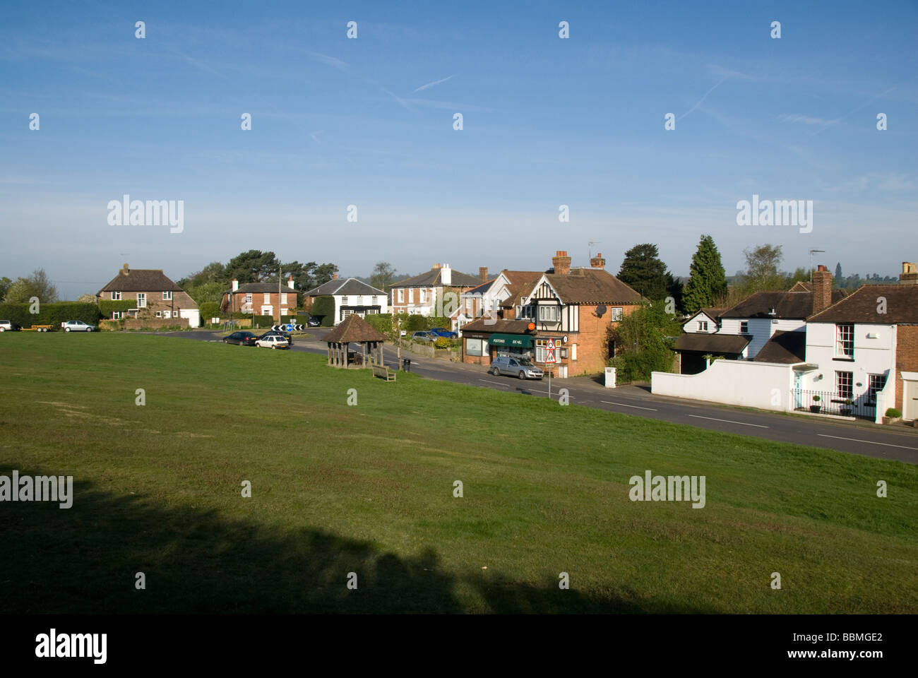 Village kent shops hi-res stock photography and images - Alamy