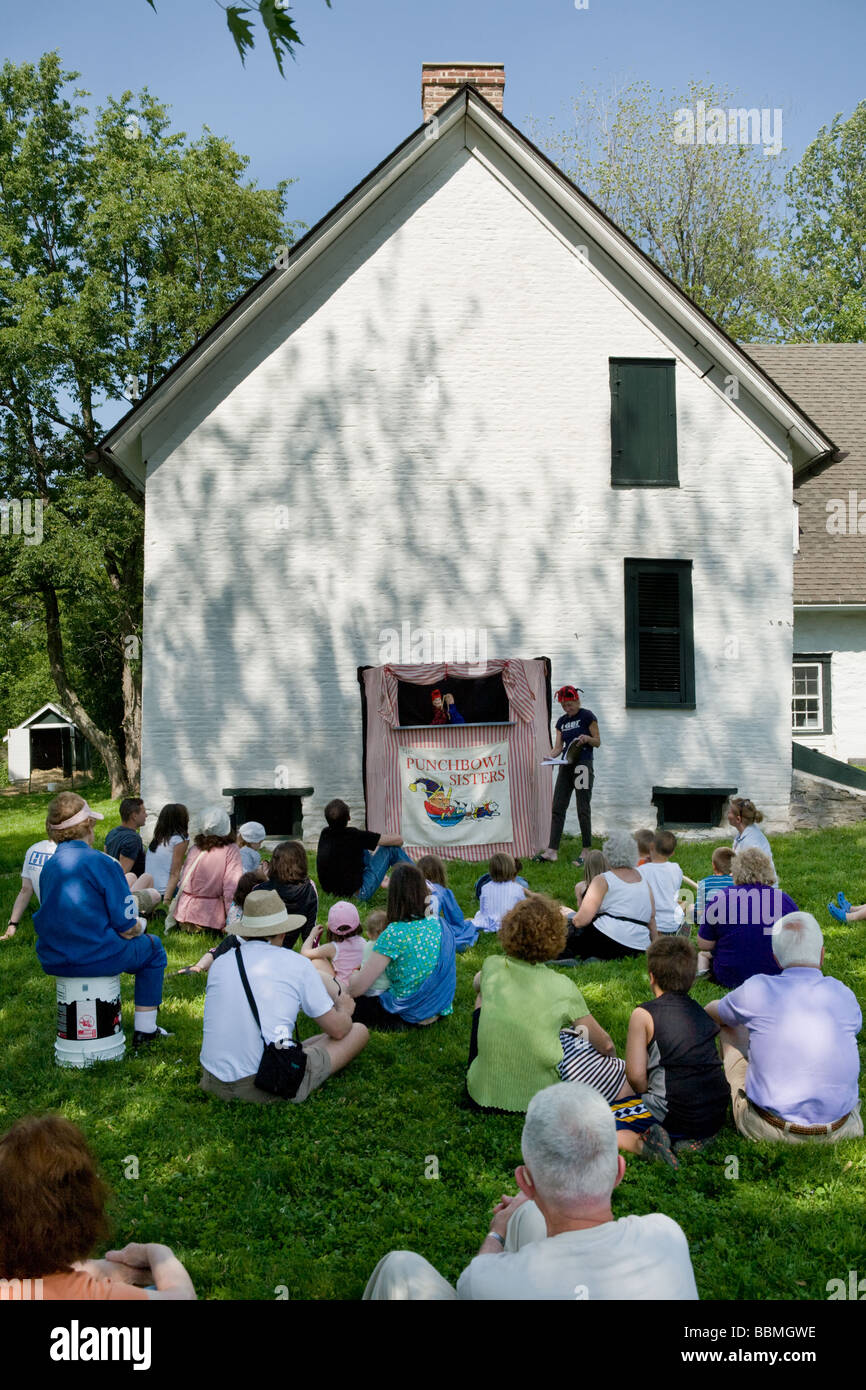 Punch and Judy puppets reenactment at Mabee Farm Rotterdam Junction New ...