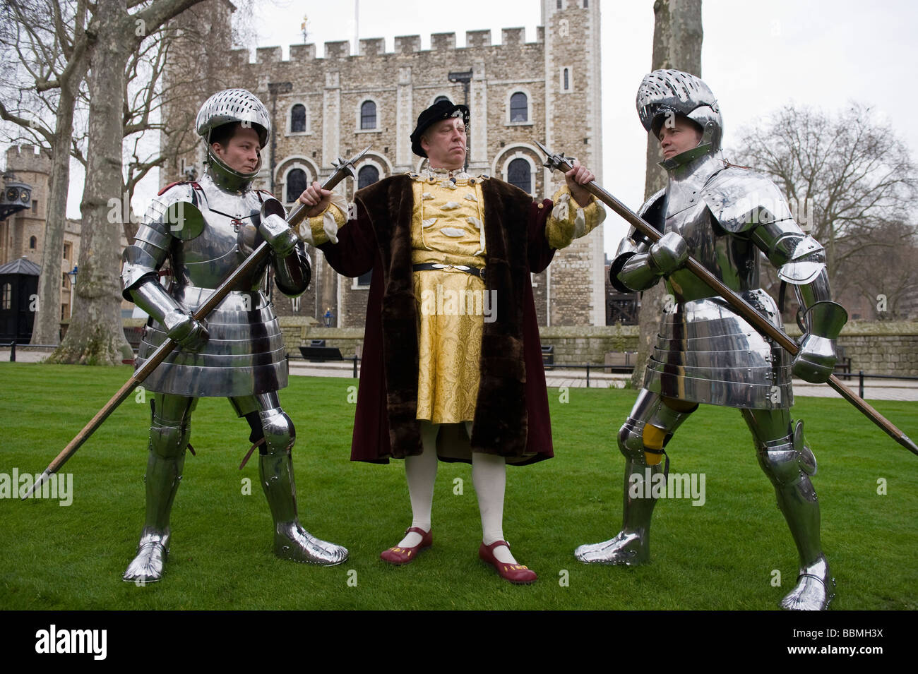 Henry viii armour hi-res stock photography and images - Alamy
