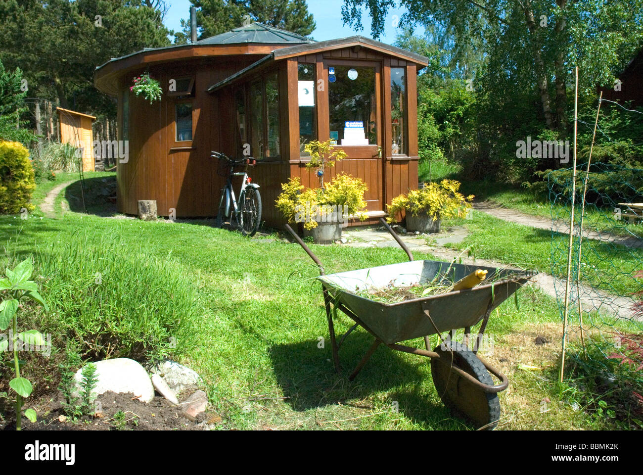 Original 'whisky barrel' houses Findhorn Park Findhorn Foundation ...