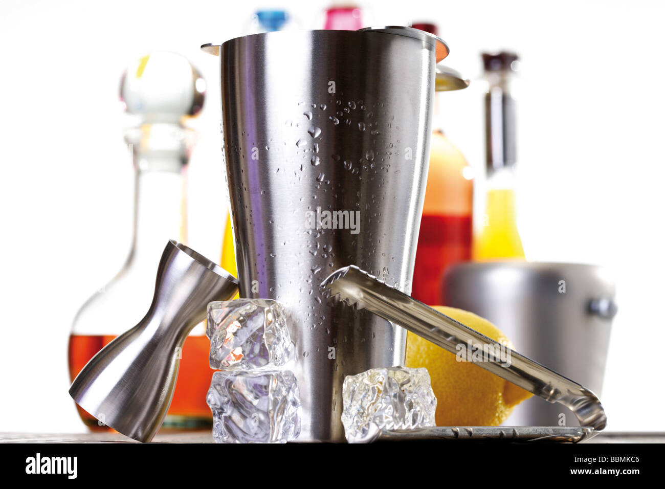 Stainless steel ice cubes hi-res stock photography and images - Alamy