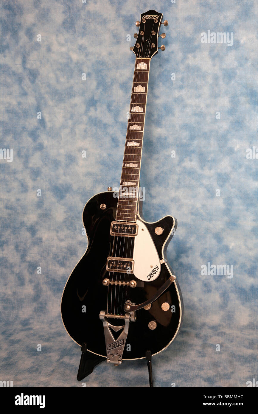 Playing gretsch guitar hi-res stock photography and images - Alamy