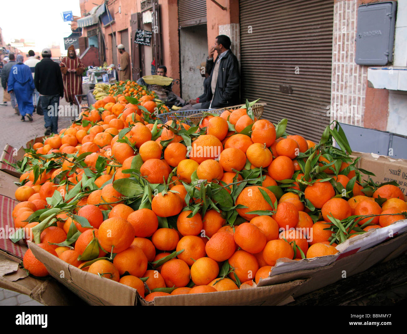 Moroccan oranges for sale hi-res stock photography and images - Alamy