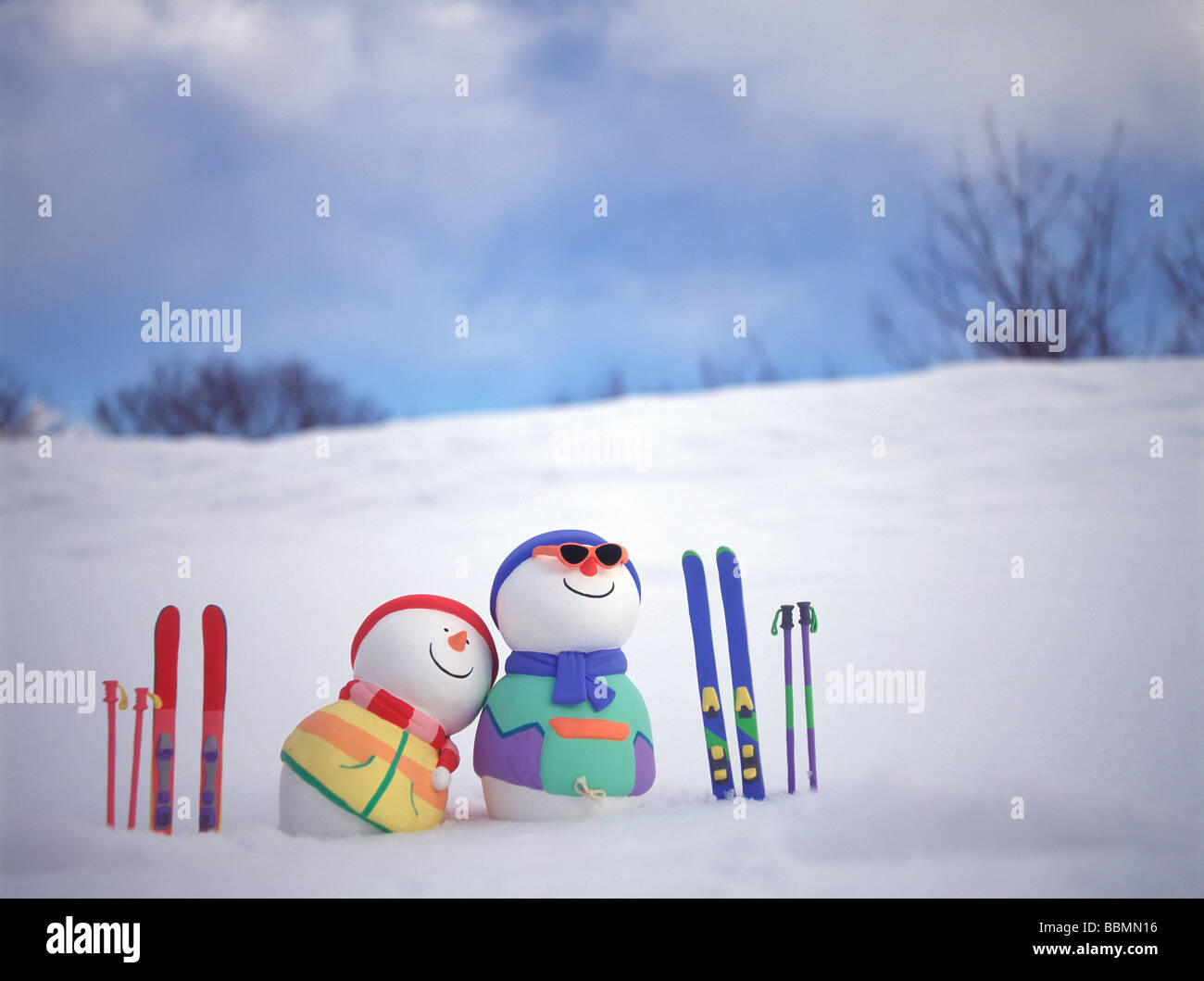 Two snowmen hi-res stock photography and images - Alamy