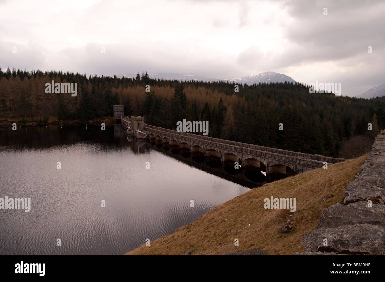 Loch Laggan behind the Laggan Dam Stock Photo - Alamy