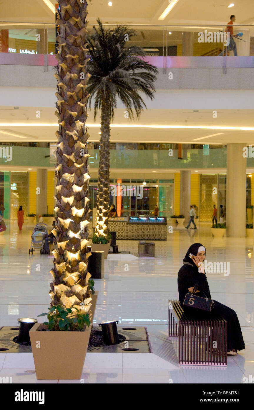 Uae locals hi-res stock photography and images - Alamy