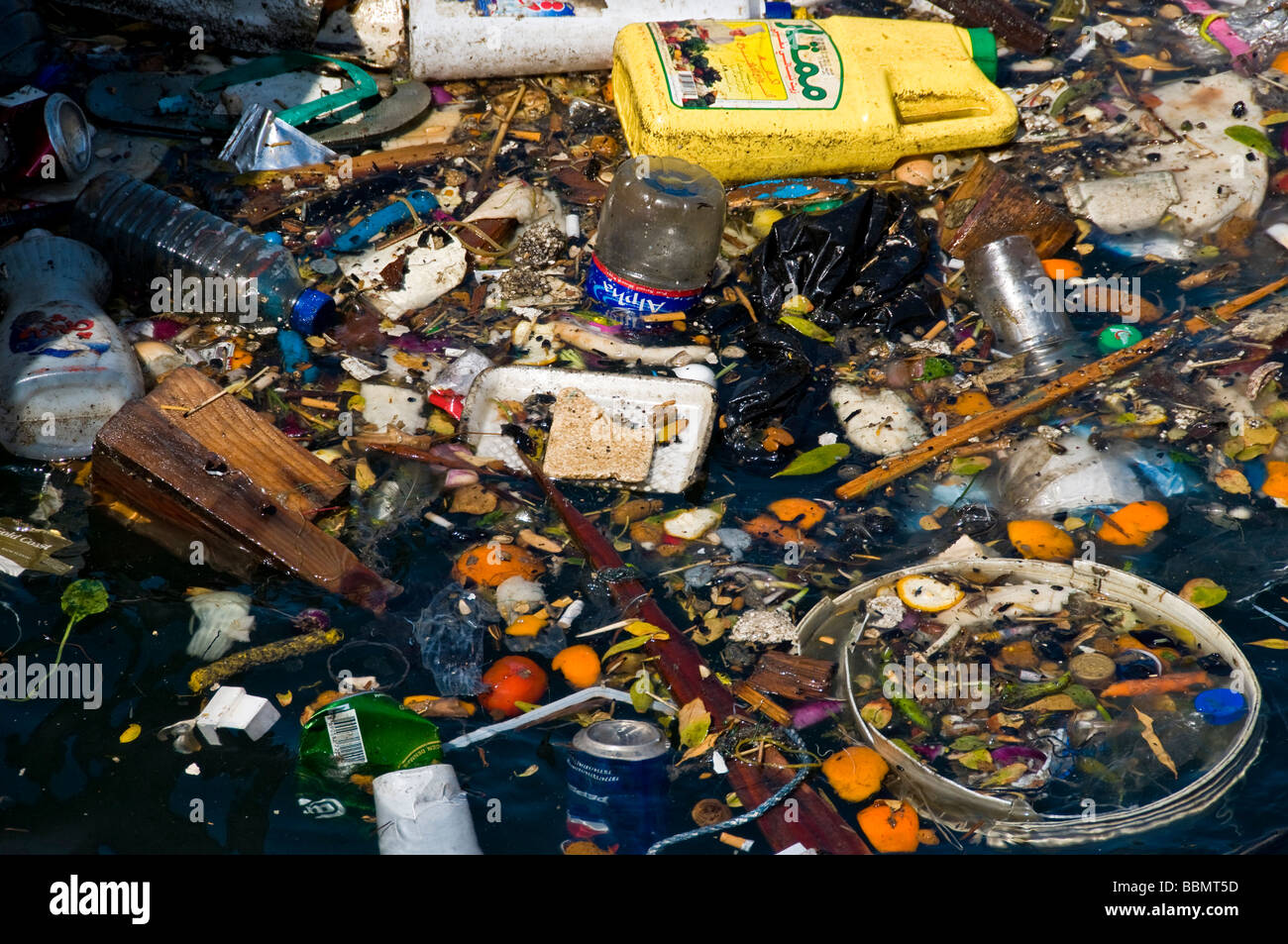 Polluted ocean water hi-res stock photography and images - Alamy
