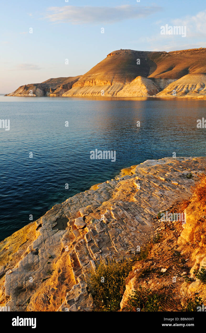 Euphrates dam and lake assad hi-res stock photography and images - Alamy