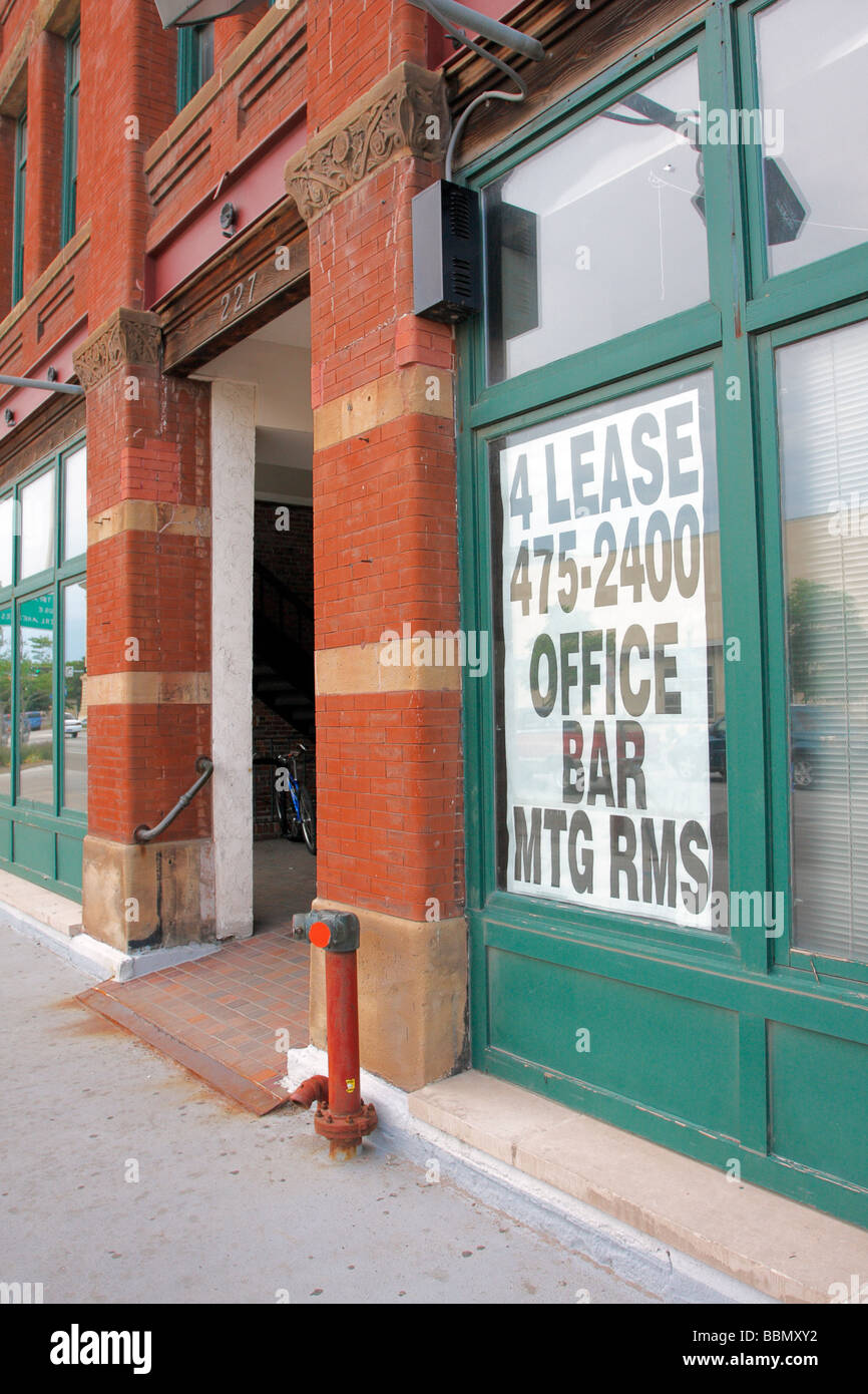 Office building lease sign hi-res stock photography and images - Alamy