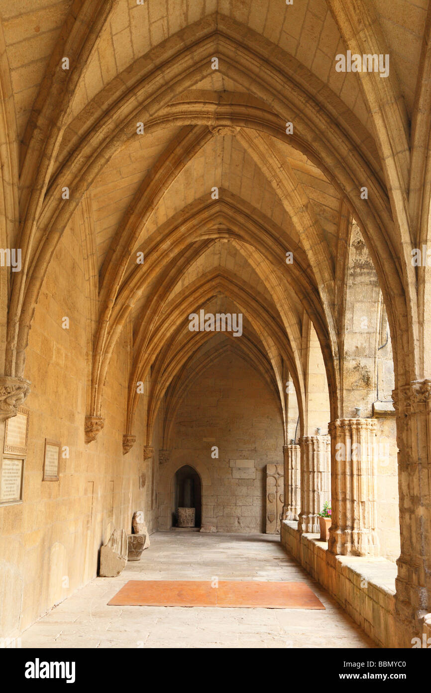 Gothic portico hi-res stock photography and images - Alamy