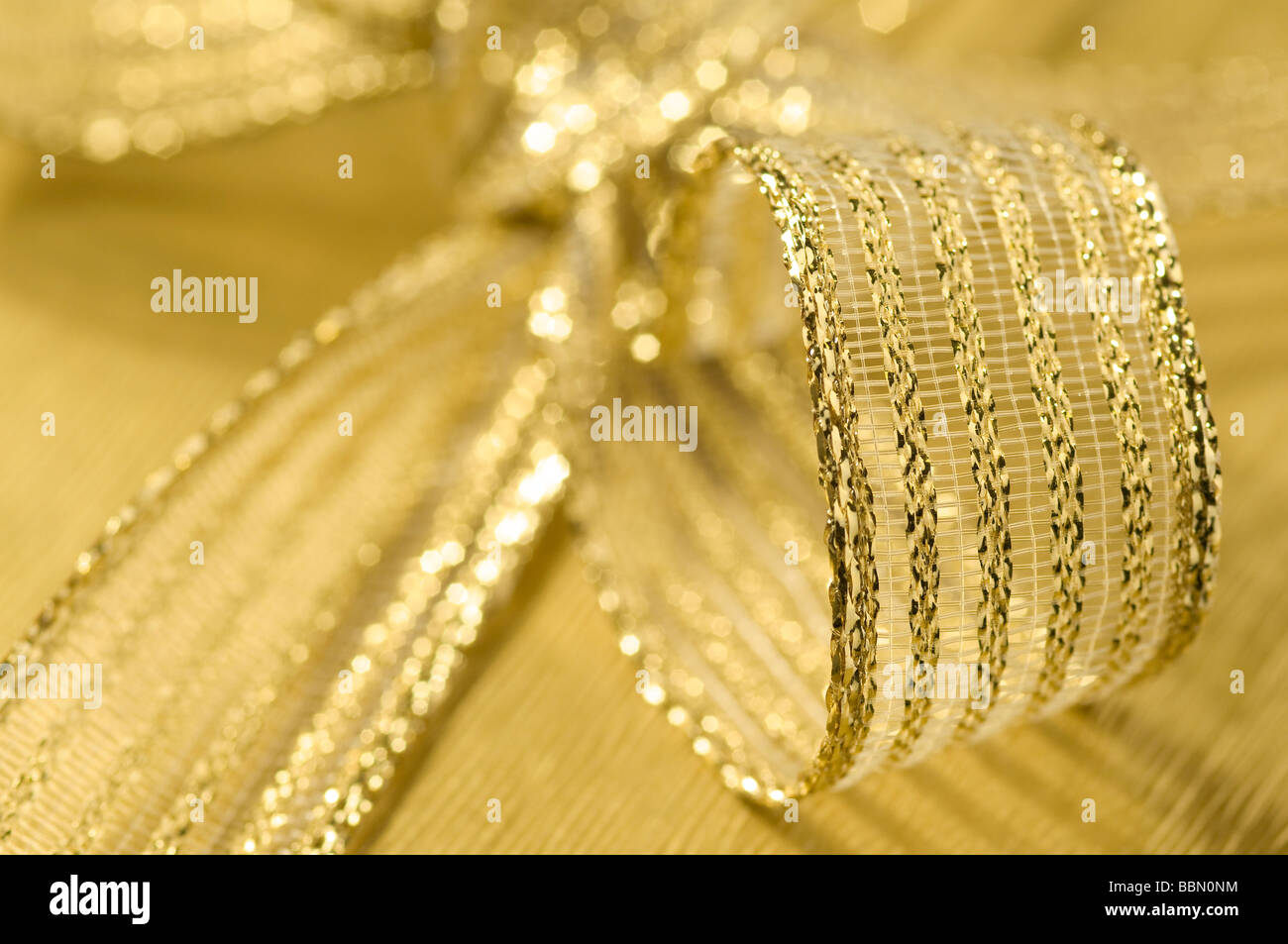 Gold chocolate pattern texture hi-res stock photography and images - Alamy