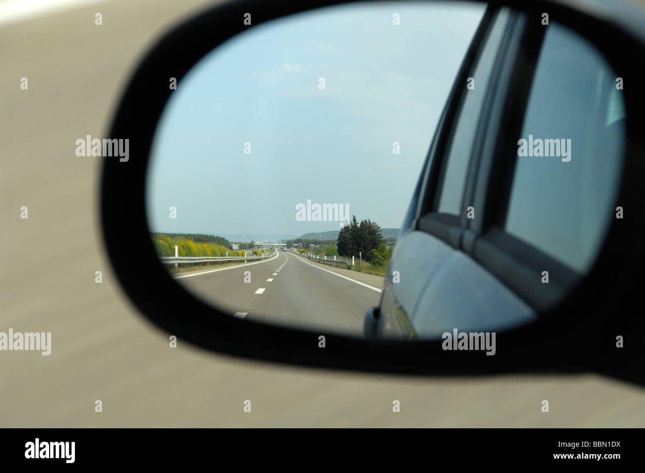 External mirror hi-res stock photography and images - Alamy