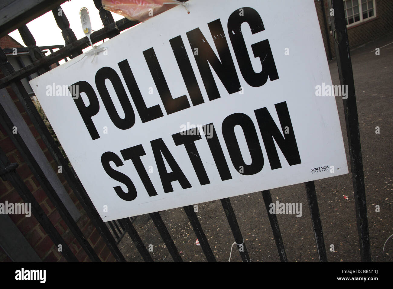 Polling board hi-res stock photography and images - Alamy