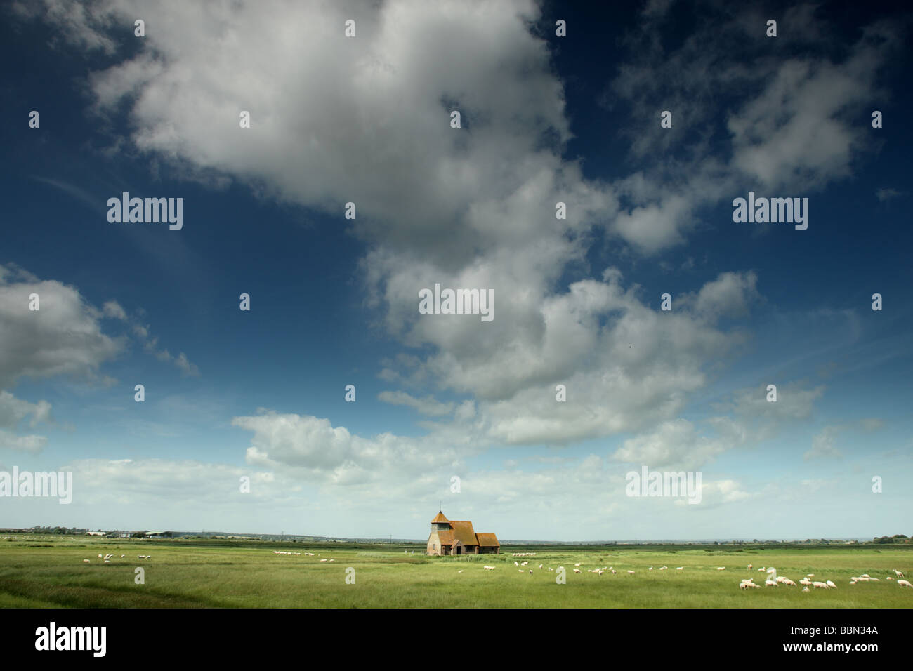 Romney marsh church kent hi-res stock photography and images - Alamy