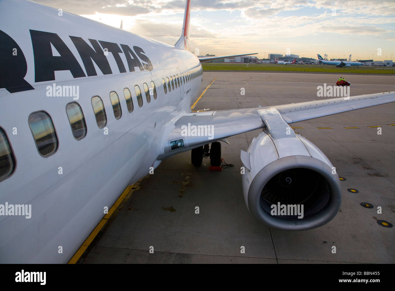 Plane on tarmac hi-res stock photography and images - Alamy