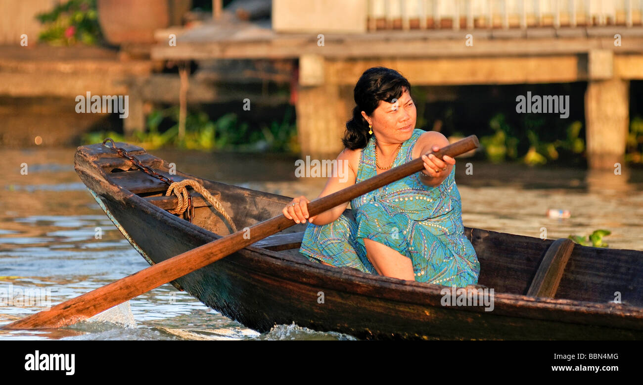 Asian rowing boat hi-res stock photography and images - Alamy