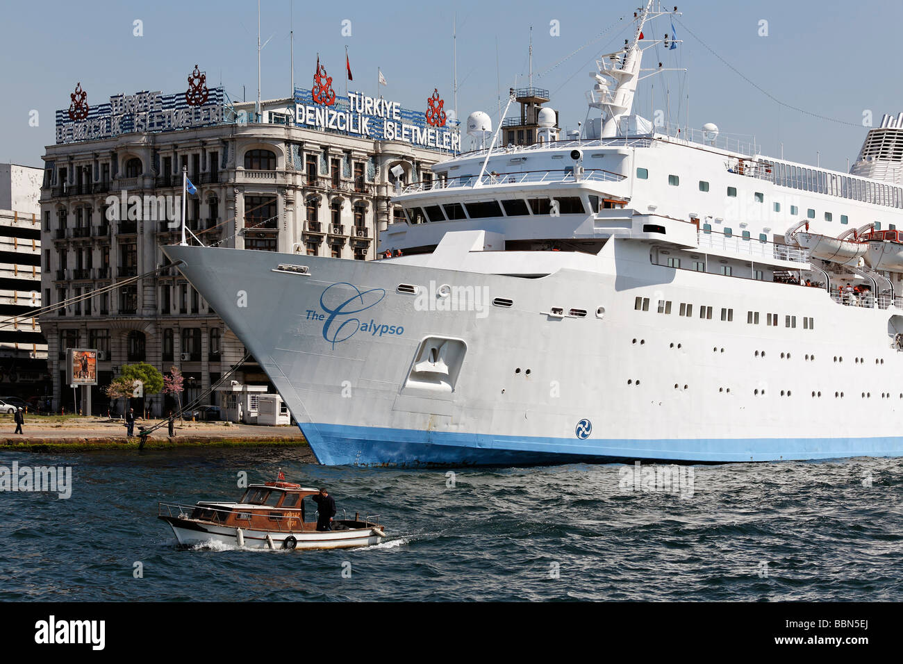 Calypso ship hi-res stock photography and images - Alamy