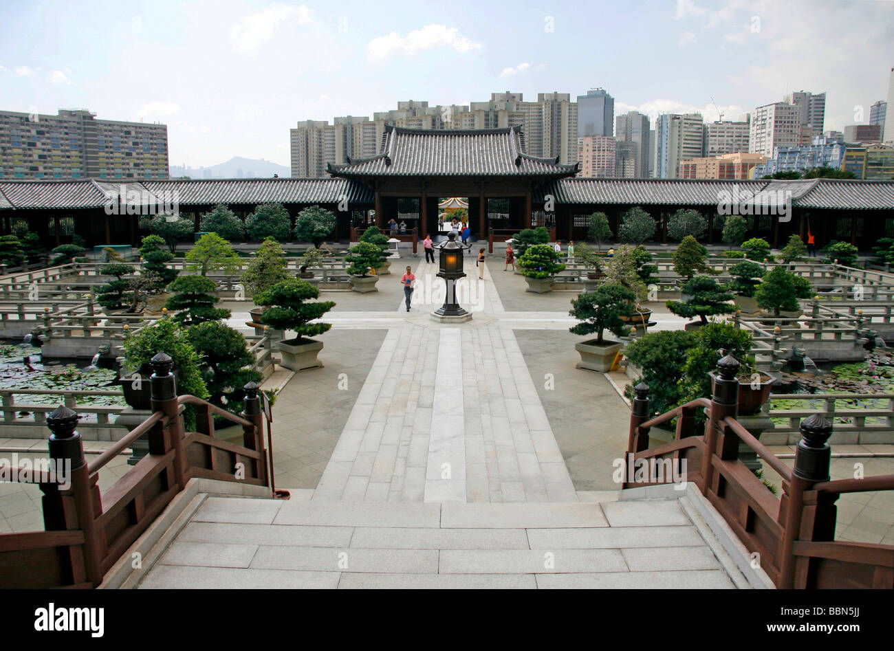 Multi story temples hi-res stock photography and images - Alamy