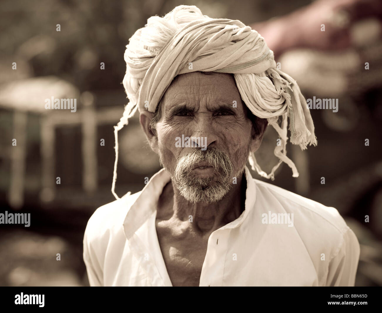 Indian man wearing turban hi-res stock photography and images - Alamy