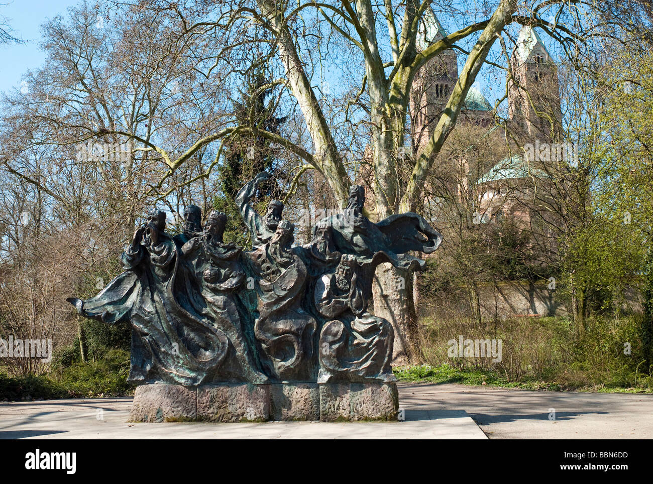 Statue in the Domgarten cathedral garden by Zeuner. After the legend ...