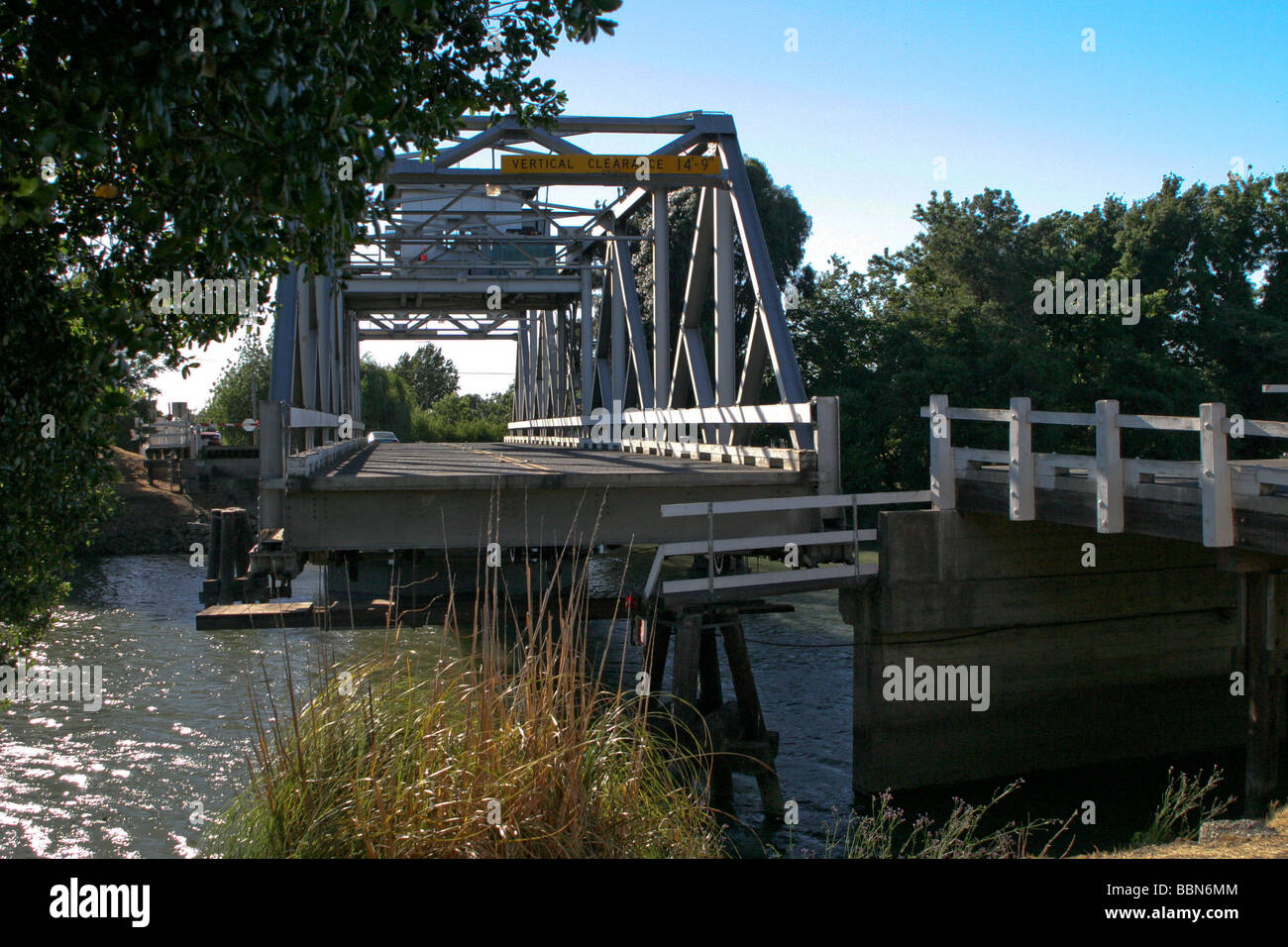 Tyler Island Bridge, Georgiana Slough, opening for boat to pass through ...