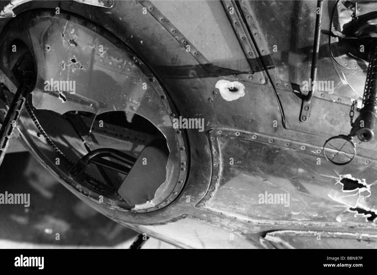 Anti aircraft fire hi-res stock photography and images - Alamy