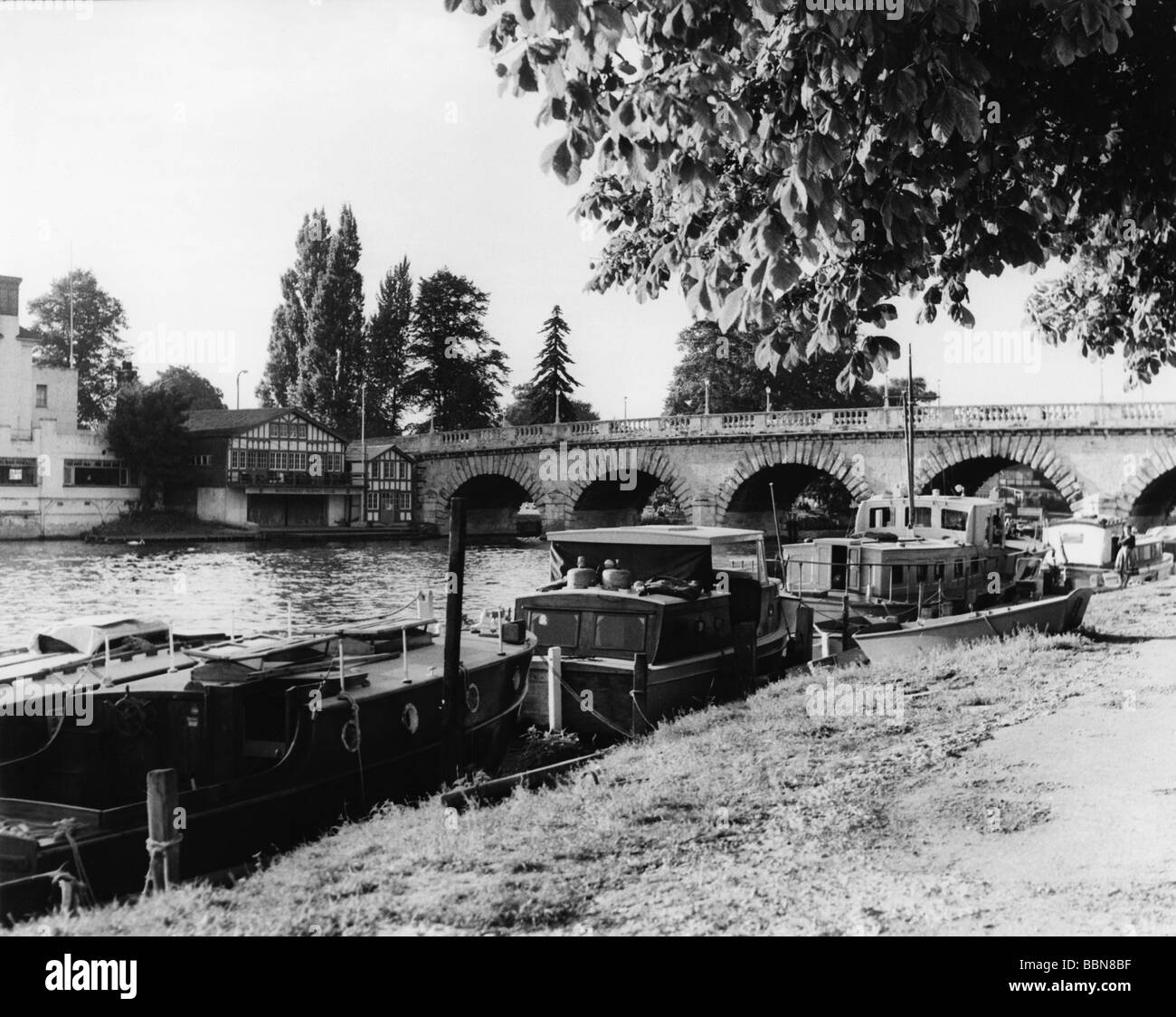 1960s river thames hi-res stock photography and images - Alamy
