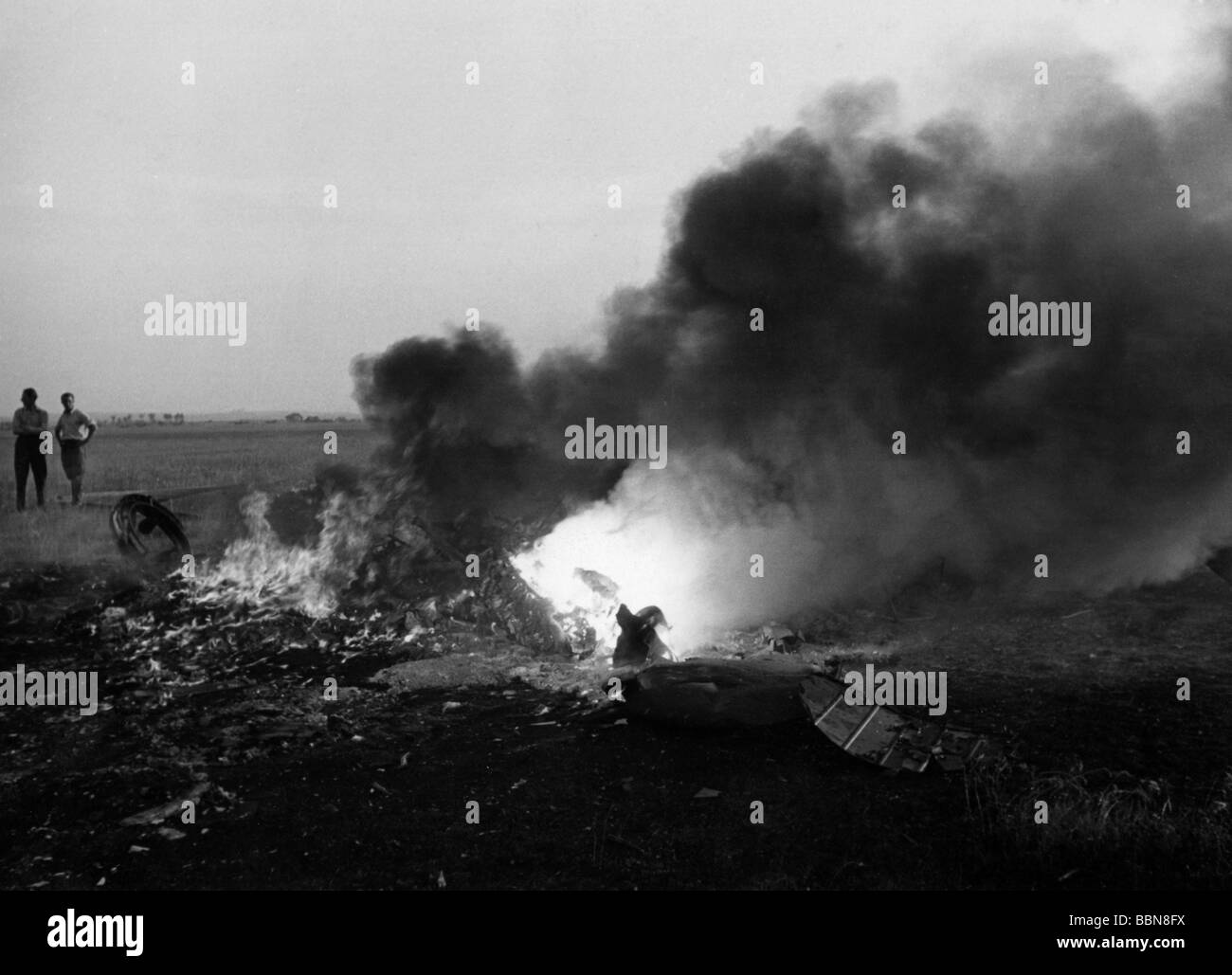 1940s aircraft crash hi-res stock photography and images - Alamy