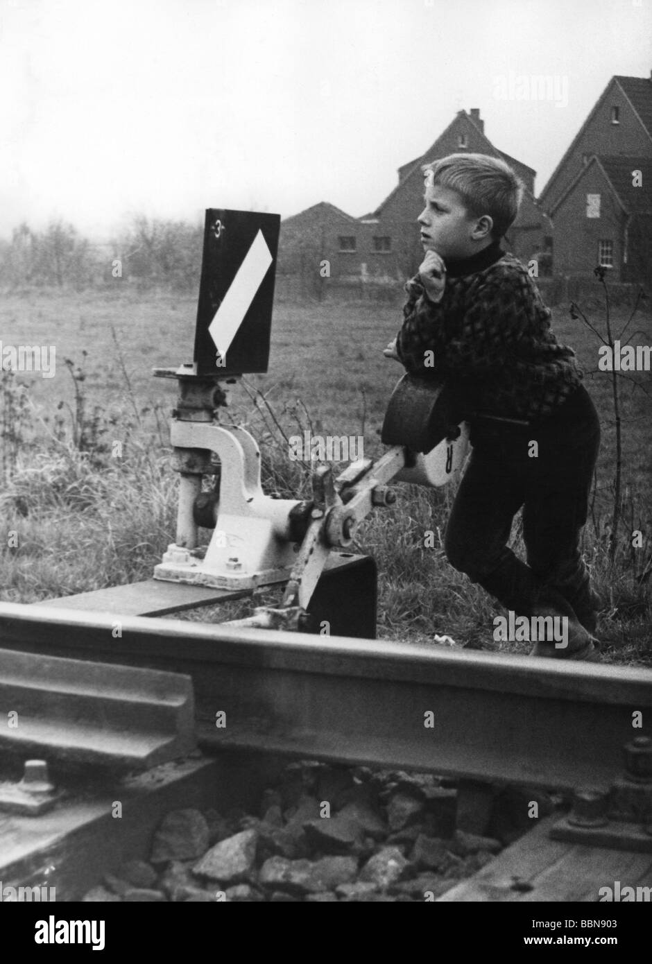 Railway track signal hi-res stock photography and images - Alamy