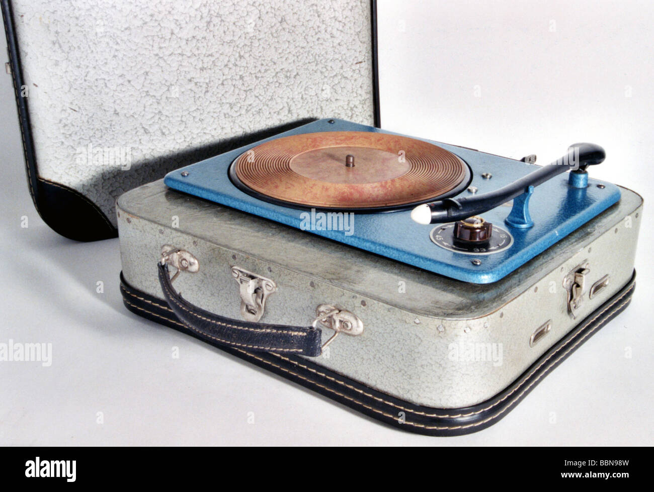Record player 1950s hi-res stock photography and images - Alamy