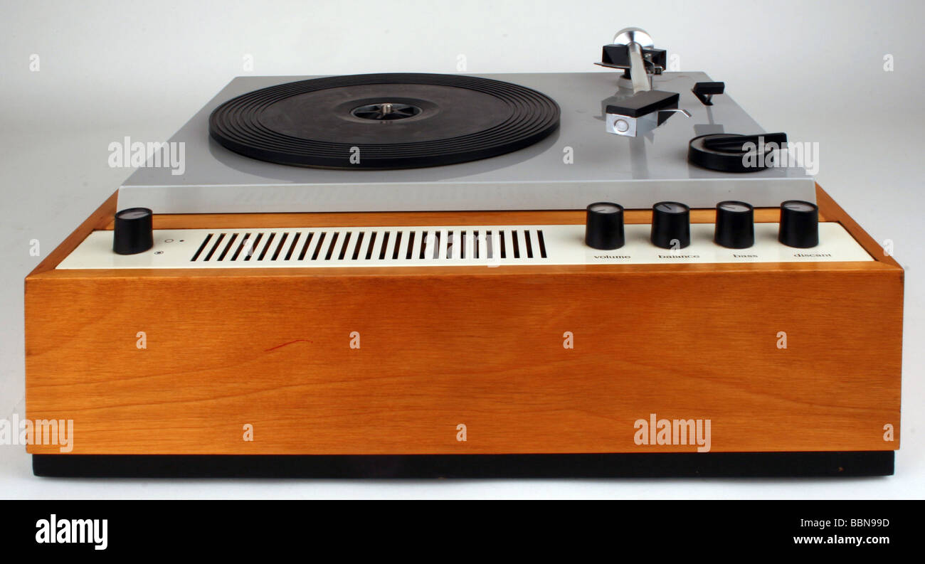 Record player 1960s hi-res stock photography and images - Alamy