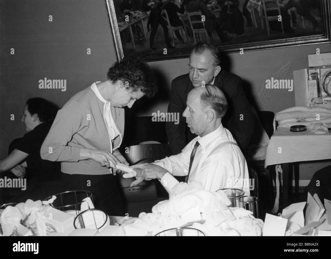 Medicine, treatment 1950s hi-res stock photography and images - Alamy