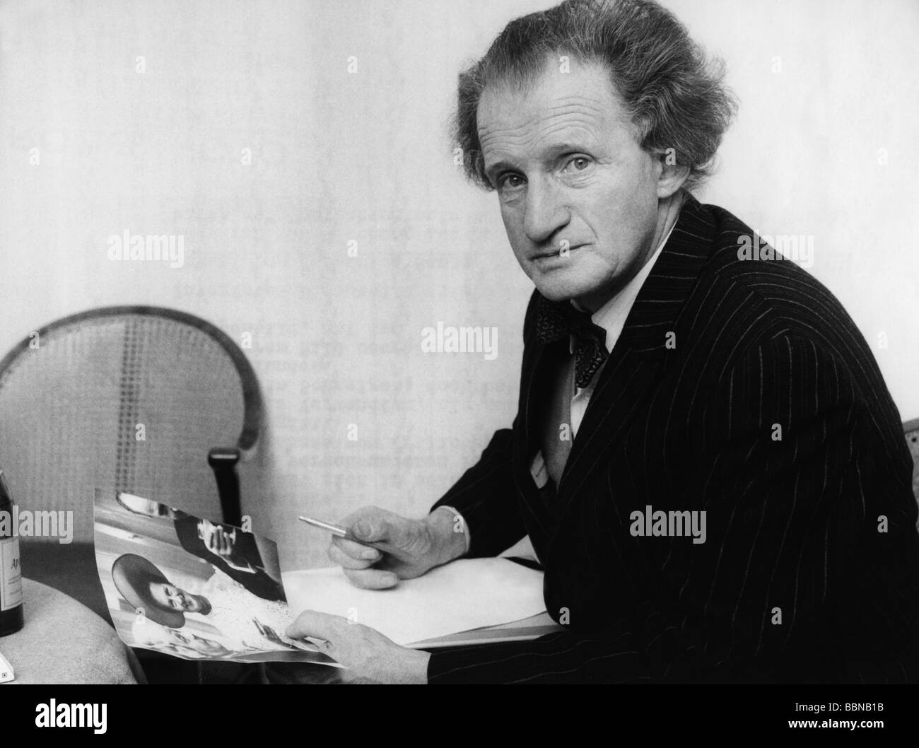 Dutch parapsychologist hi-res stock photography and images - Alamy