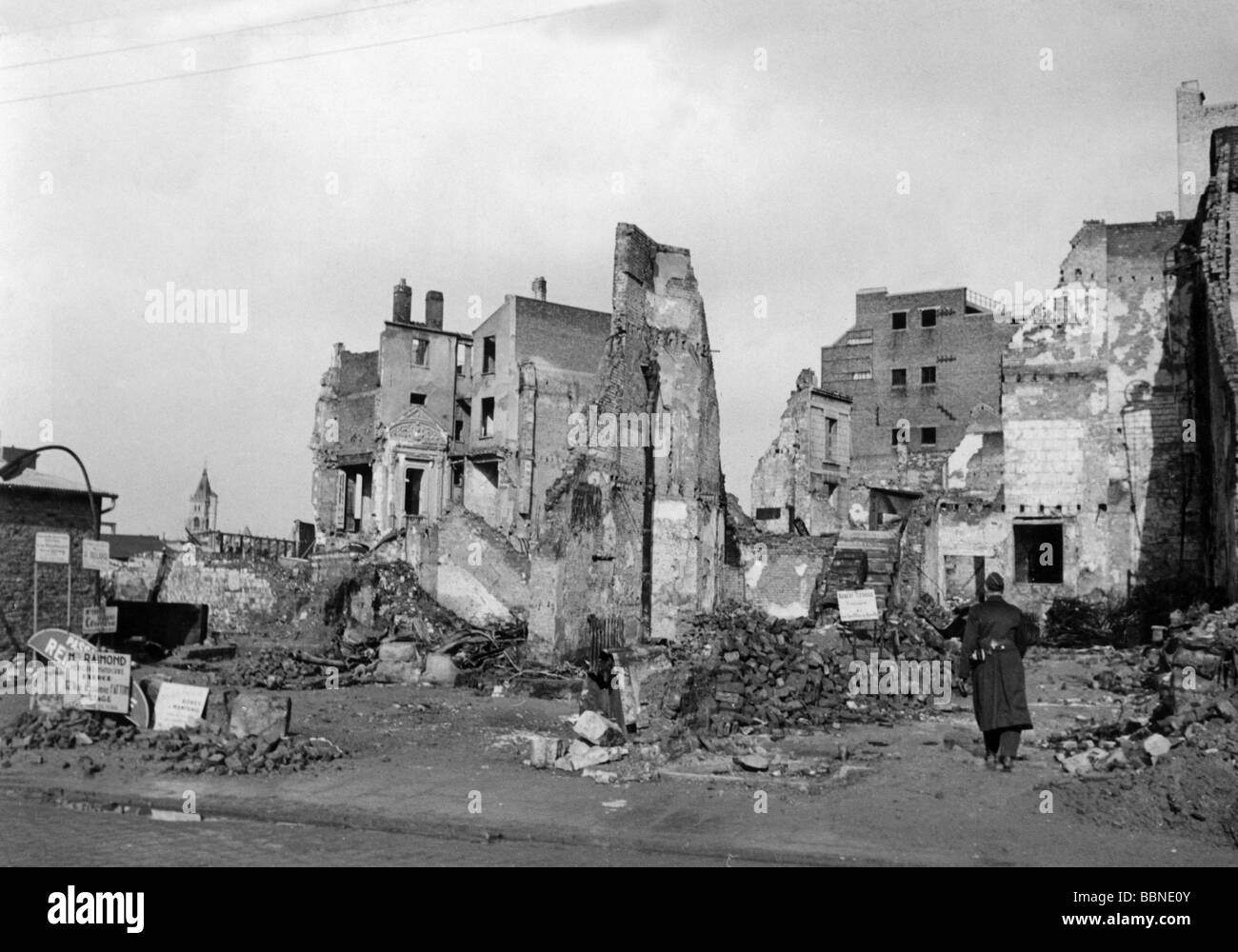 events, Second World War / WWII, France, German occupation, ruins in ...