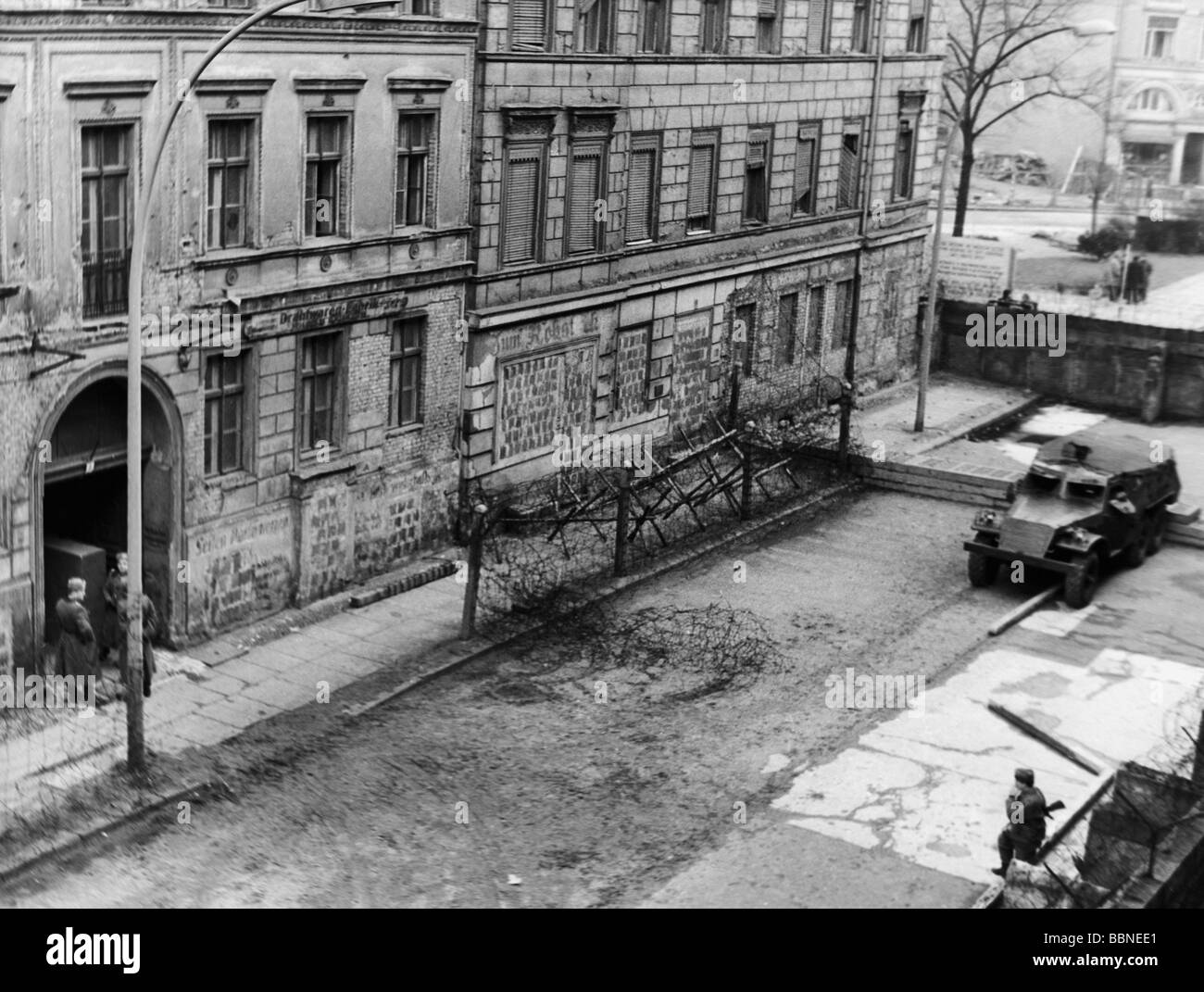 geography / travel, Germany, Berlin, wall, sentry and armoured vehicle ...