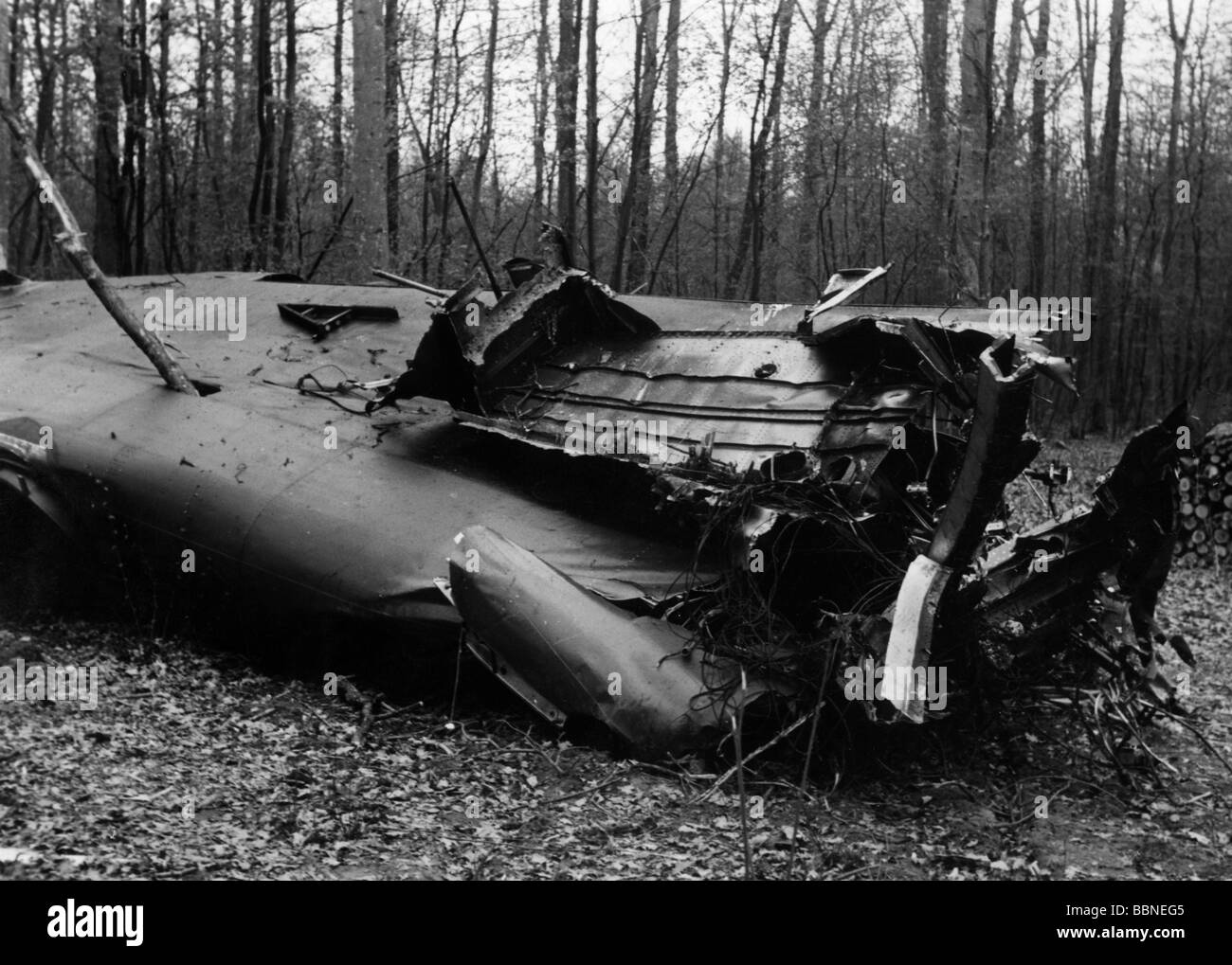 events, Second World War / WWII, aerial warfare, aircraft, crashed ...