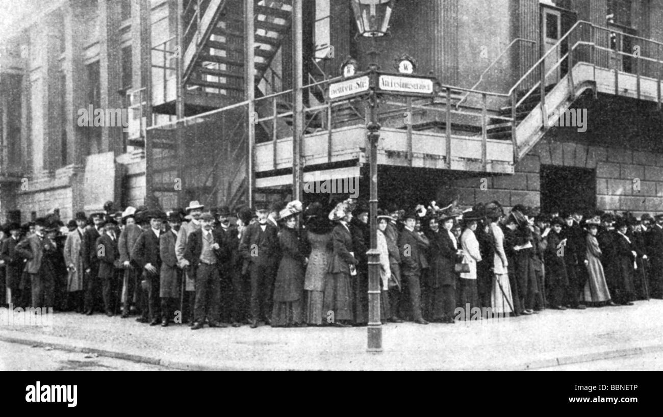 Royal italian opera hi-res stock photography and images - Alamy