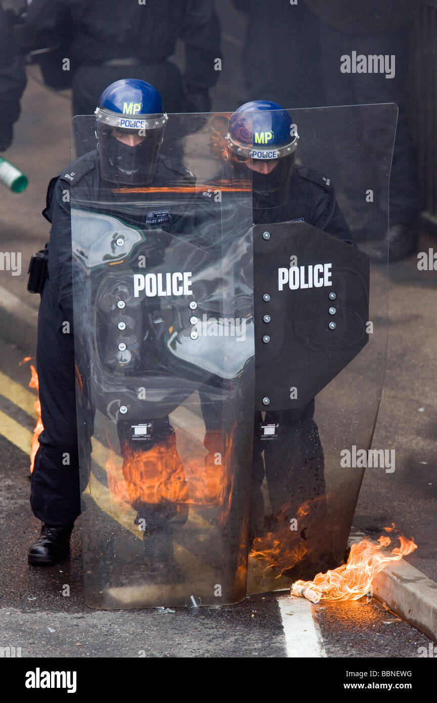 London Police officers undergoing specialist training at the ...