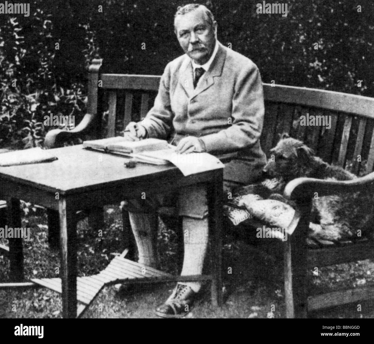 Arthur conan doyle author hi-res stock photography and images - Alamy